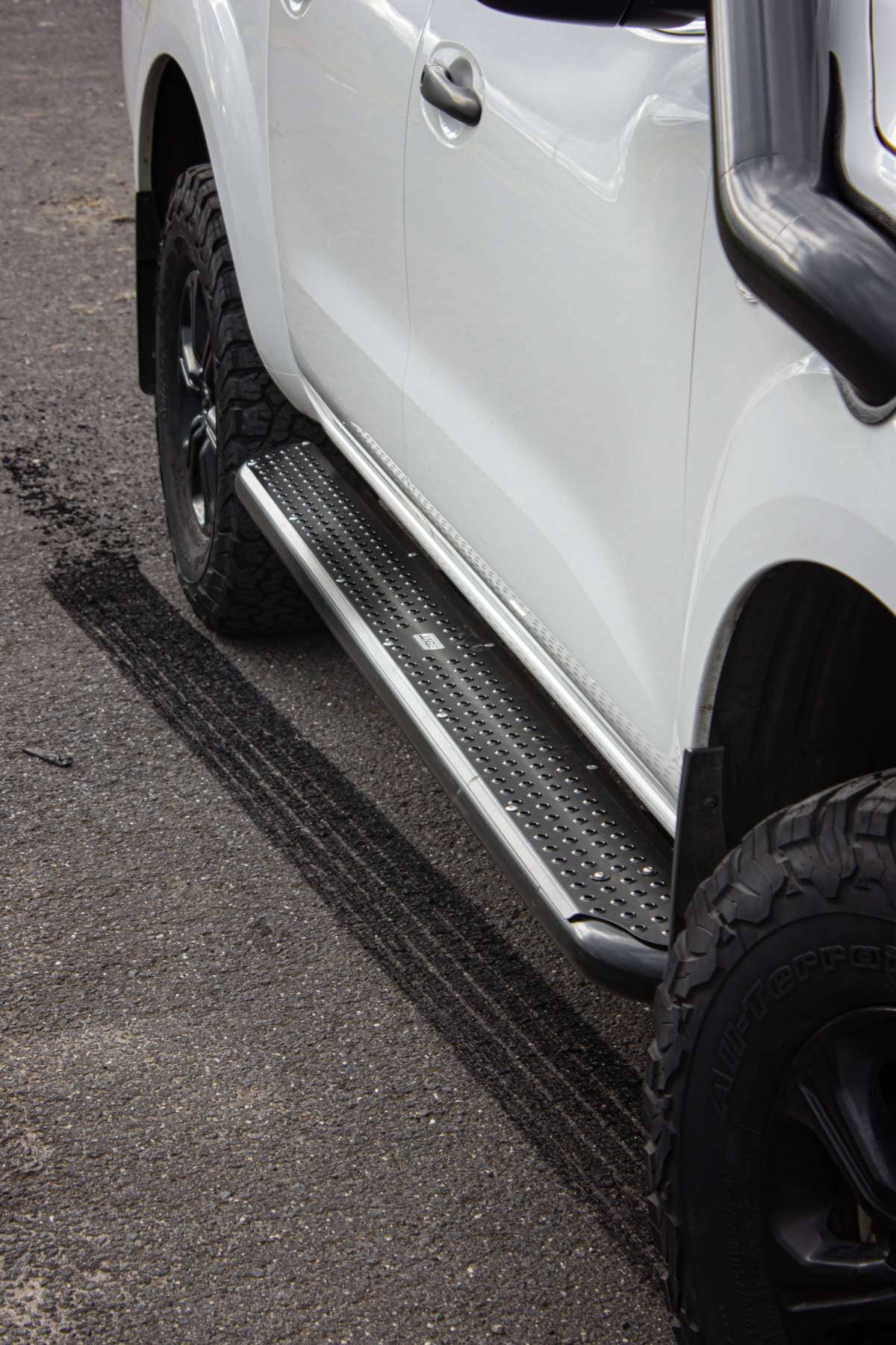 Side Steps - Nissan Navara NP300 - Jungle 4x4 | M4C