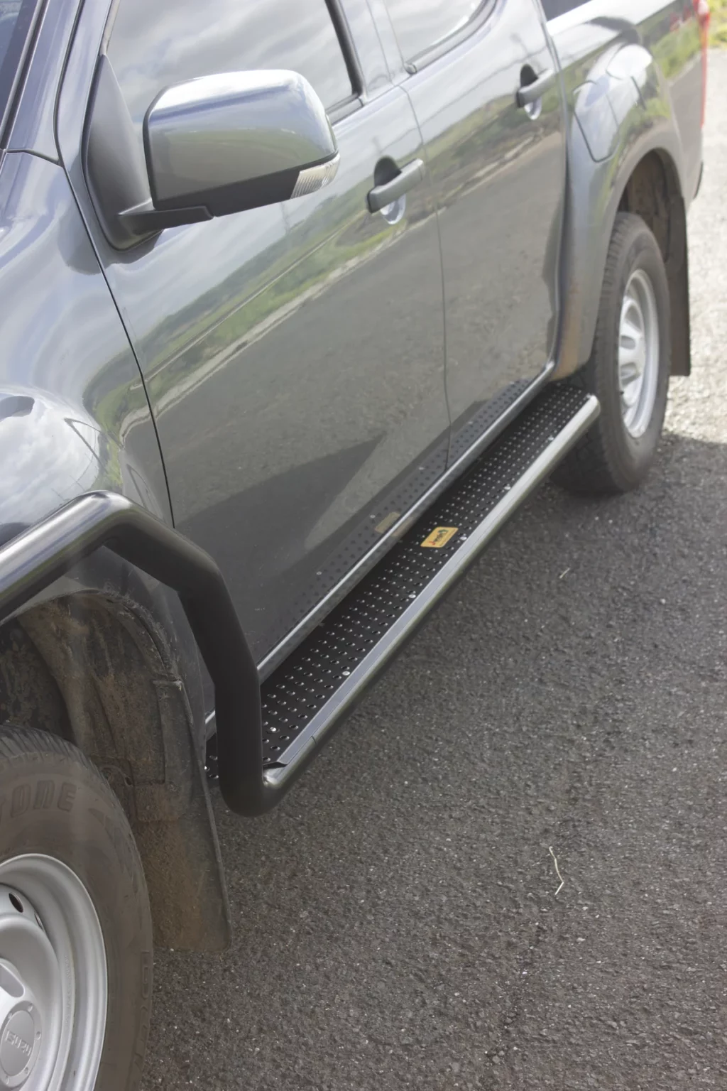 Side Steps - Isuzu Dmax (2016-ON) - Jungle 4x4 | M4C