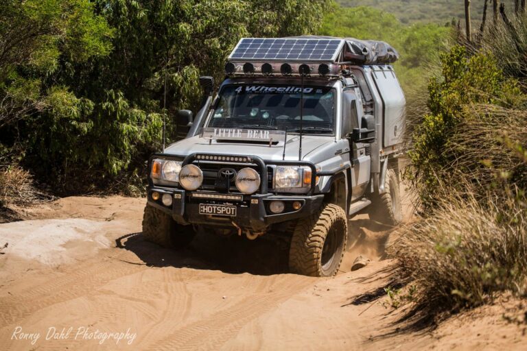 LC79 Single Cab Flat Top Low Profile Kit - Tracklander | M4C